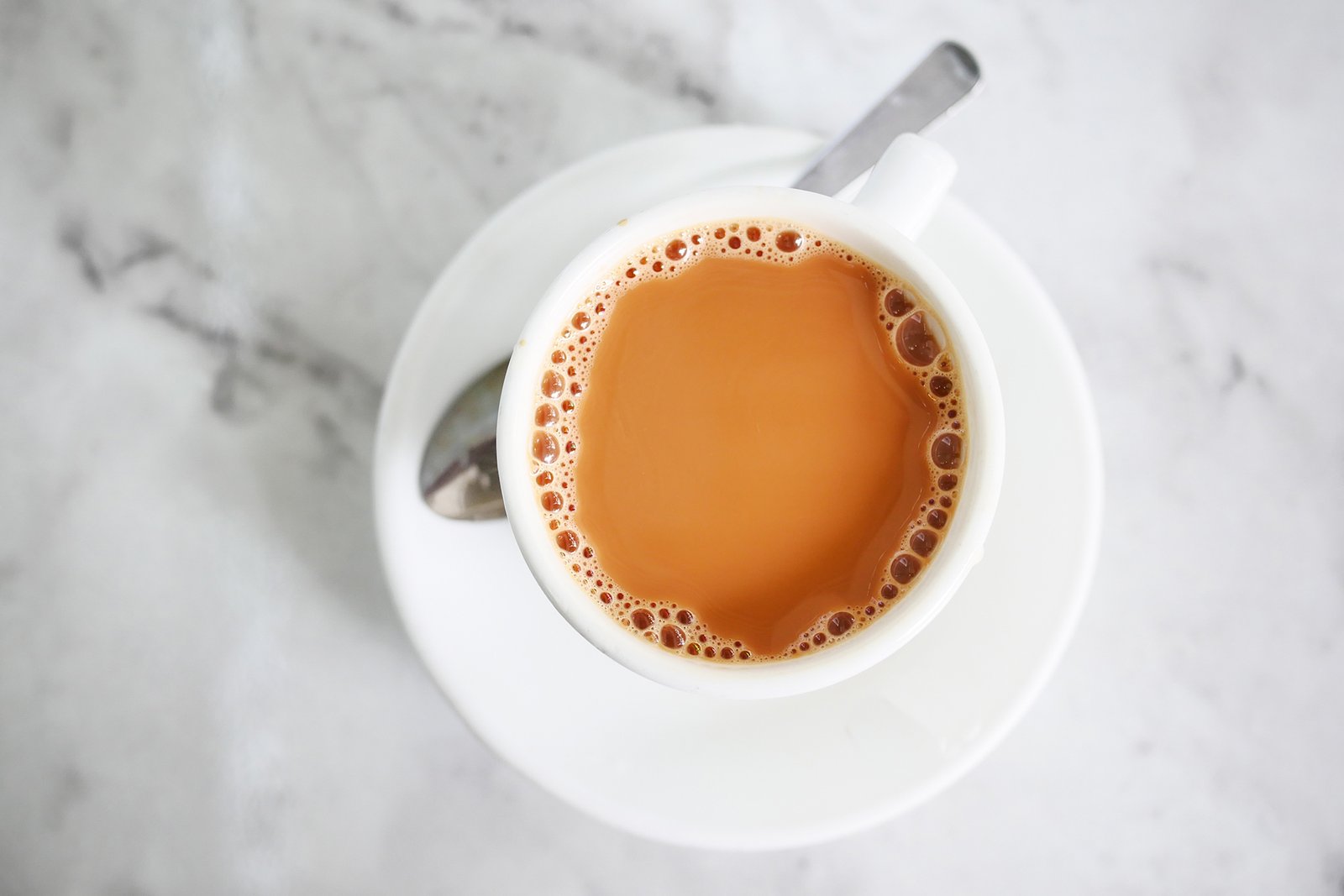 The surprising history behind tea with milk - IVA PLANTS